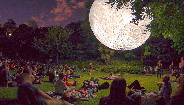 Museum of the Moon Feriye’de - Go Luxurys