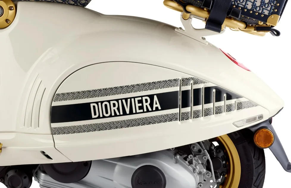Vespa 946 Christian Dior - Go Luxurys